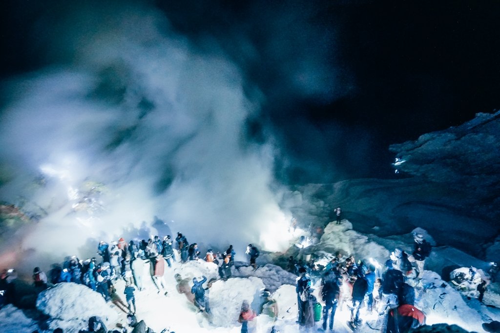 Travel Kawah Ijen Blue Fire - IJEN CRATER, IJEN BLUE FIRE, IJEN TOUR