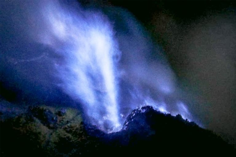 An Ultimate Guide To Ijen Crater Blue Fire Tour - IJEN CRATER, IJEN ...
