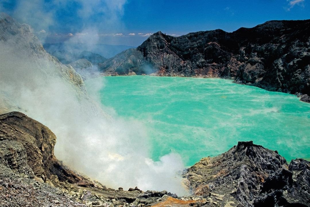 The Acid Crater Lake of Ijen Volcano: 10 Fascinating Facts